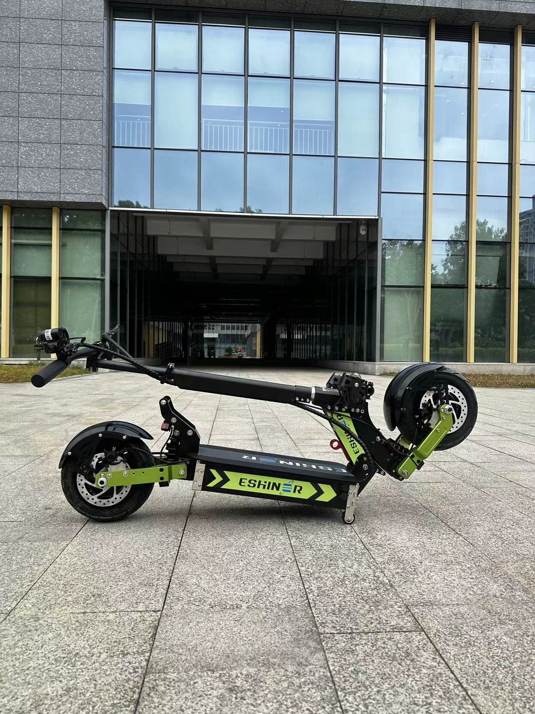 60V 6000W Dual Drive 80Km/H Fast E Scooters 50Mph 11Inch High Speed